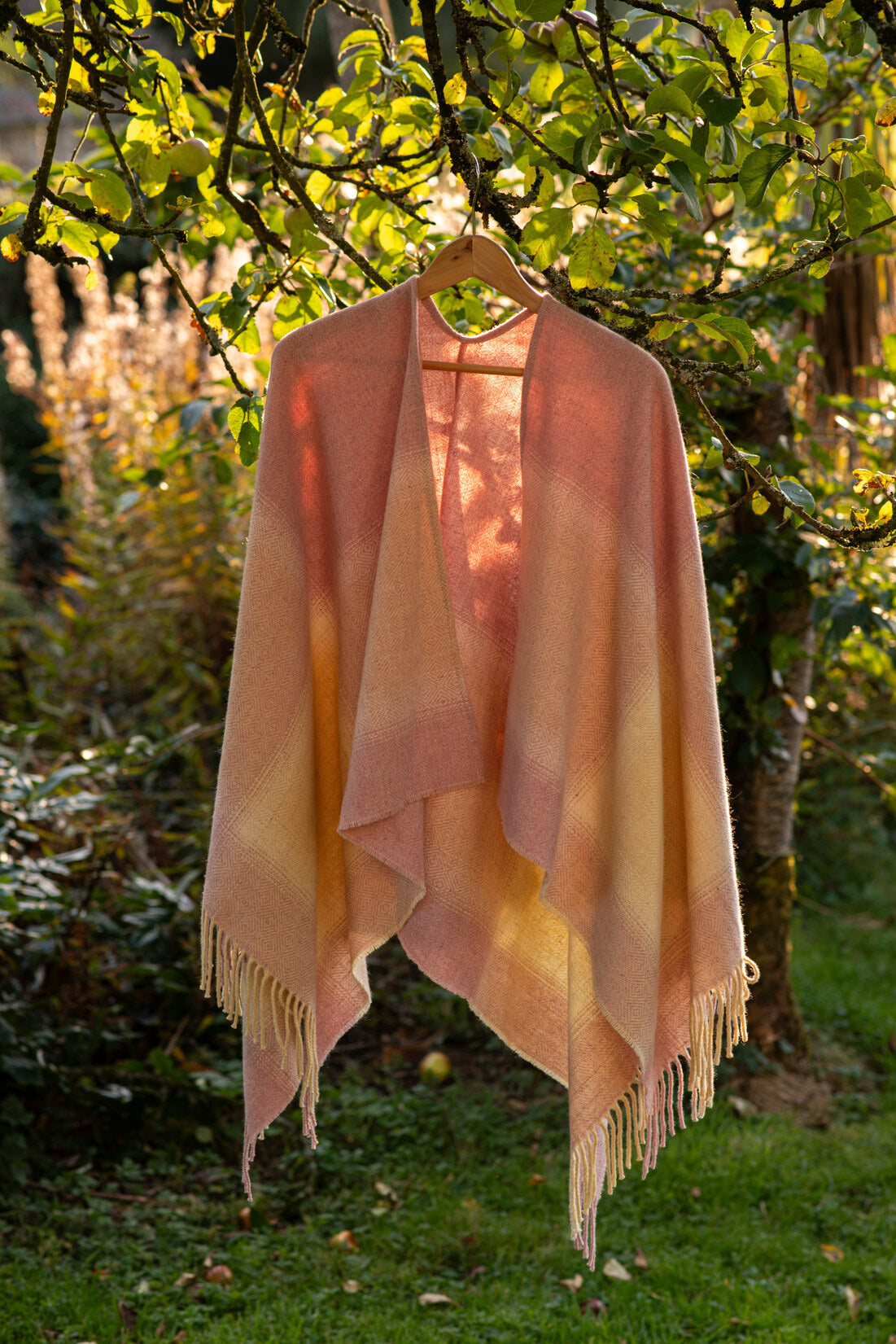 Tara Light Cape – Ériu